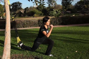 Monday Minute: TRX Lunge & Lunge Hop – Triathlete