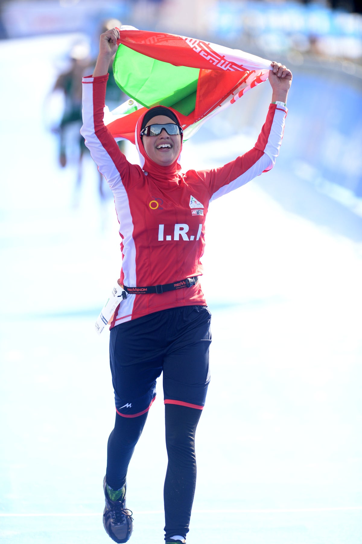 First Female Iranian Competes At ITU World Championships – Triathlete
