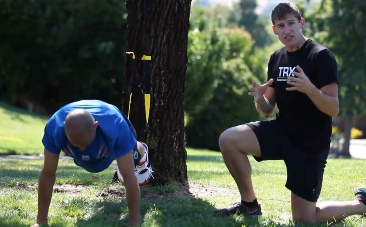 One-Minute Exercise: Oblique Crunch – Triathlete