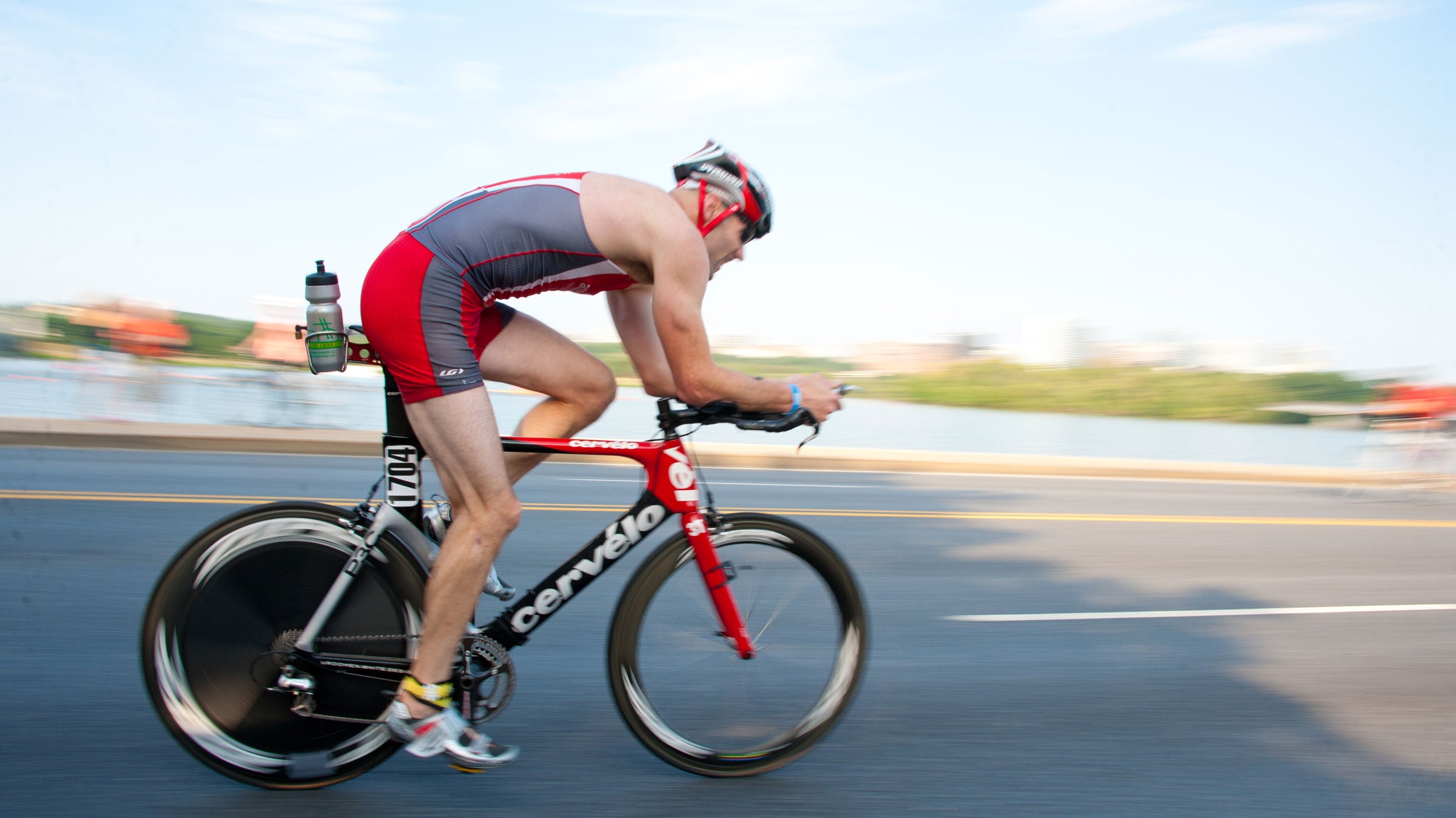 How to Eliminate Neck and Back Pain in the Aero Position – Triathlete