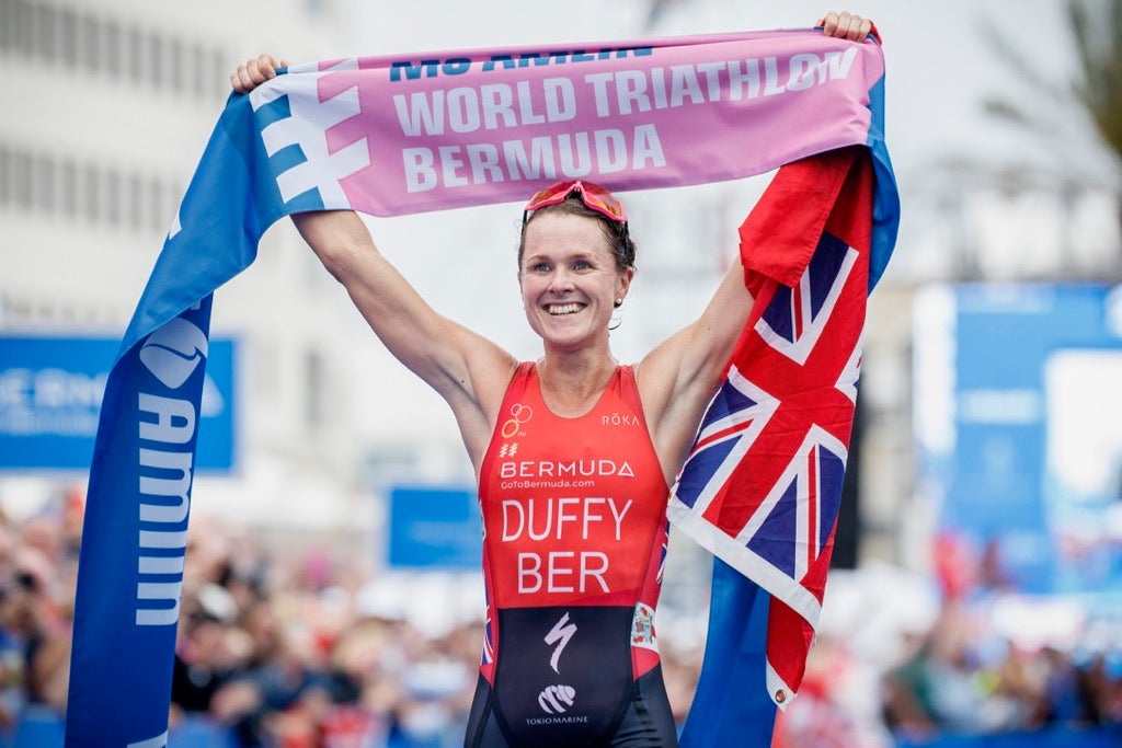 Flora Duffy on Crashing, Marriage, and Racing Under Pressure – Triathlete