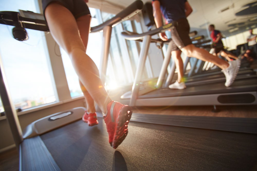 One-Hour Workout: Treadmill Hill Pyramid Quick Set – Triathlete