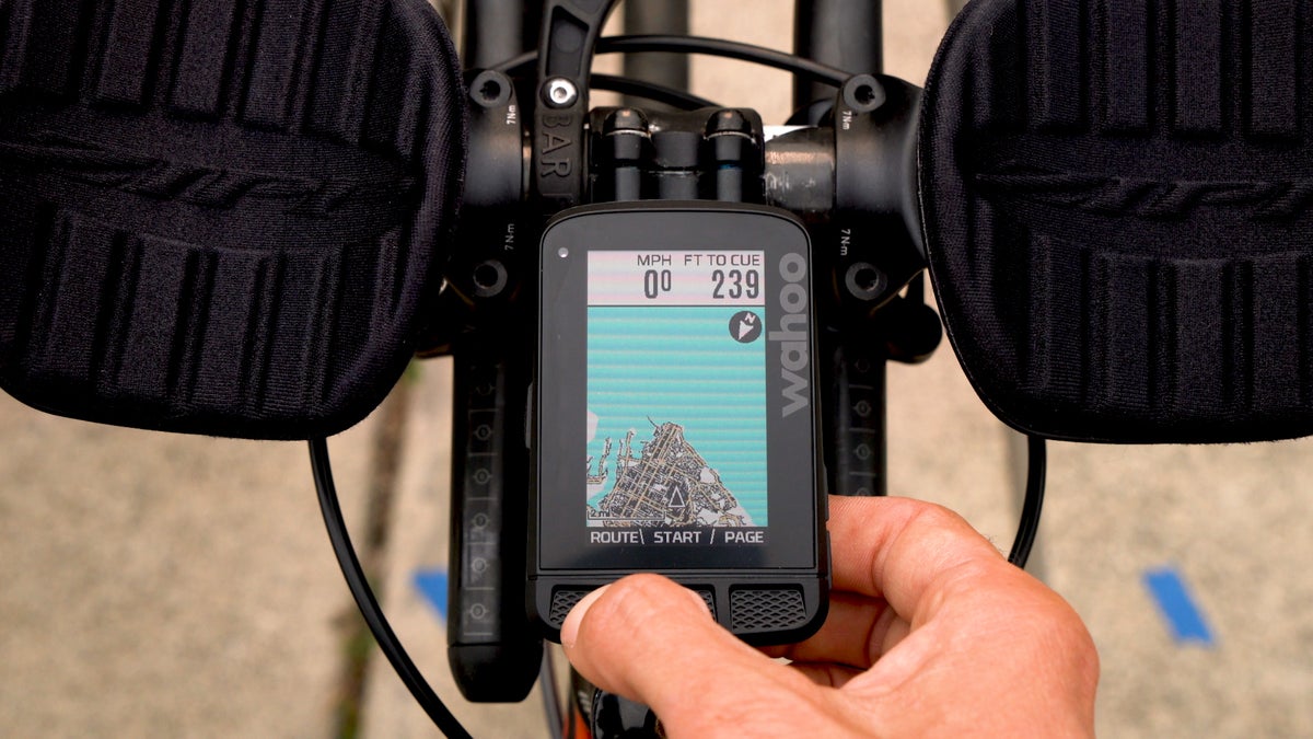 Video Review: New Wahoo ELEMNT ROAM Cycling Computer – Triathlete