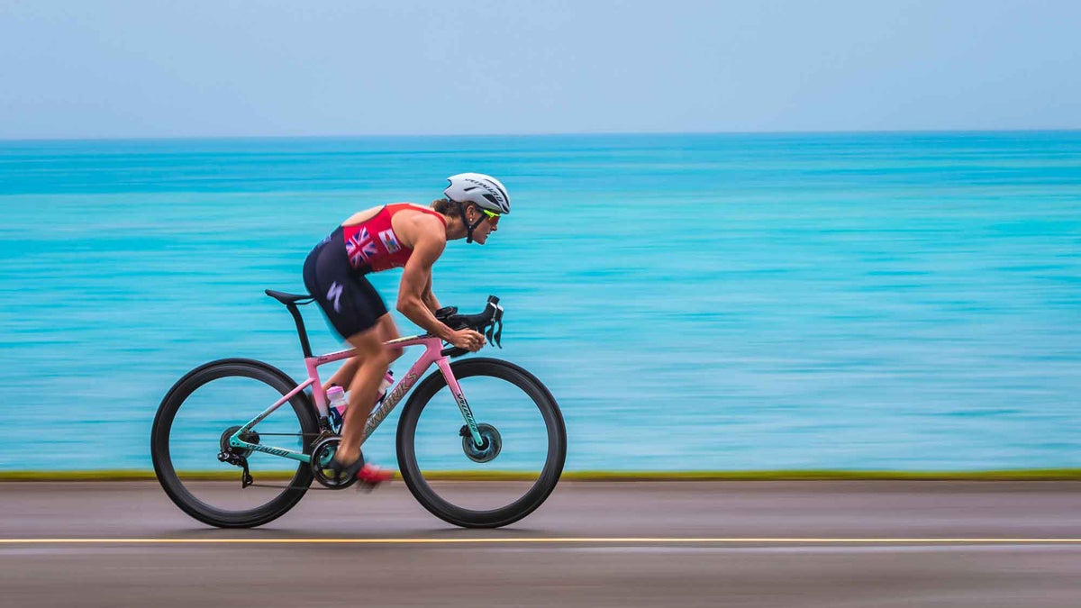 Today: LIVE AMA with World Champion Flora Duffy – Triathlete