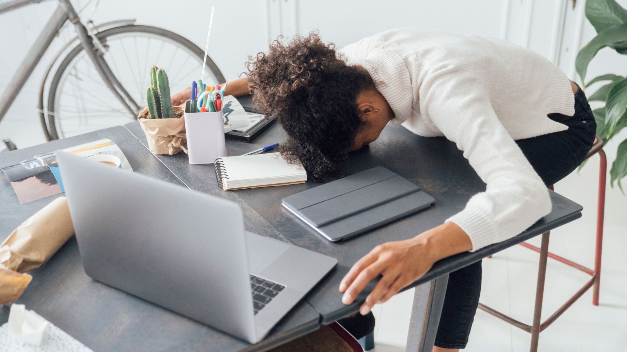 Afternoon Energy Slump: Prevent It By Knowing the Cause — Triathlete