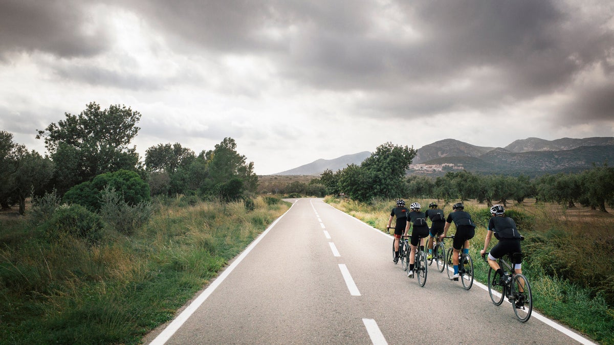 Dear Coach: Are Group Rides Good for My Training? – Triathlete