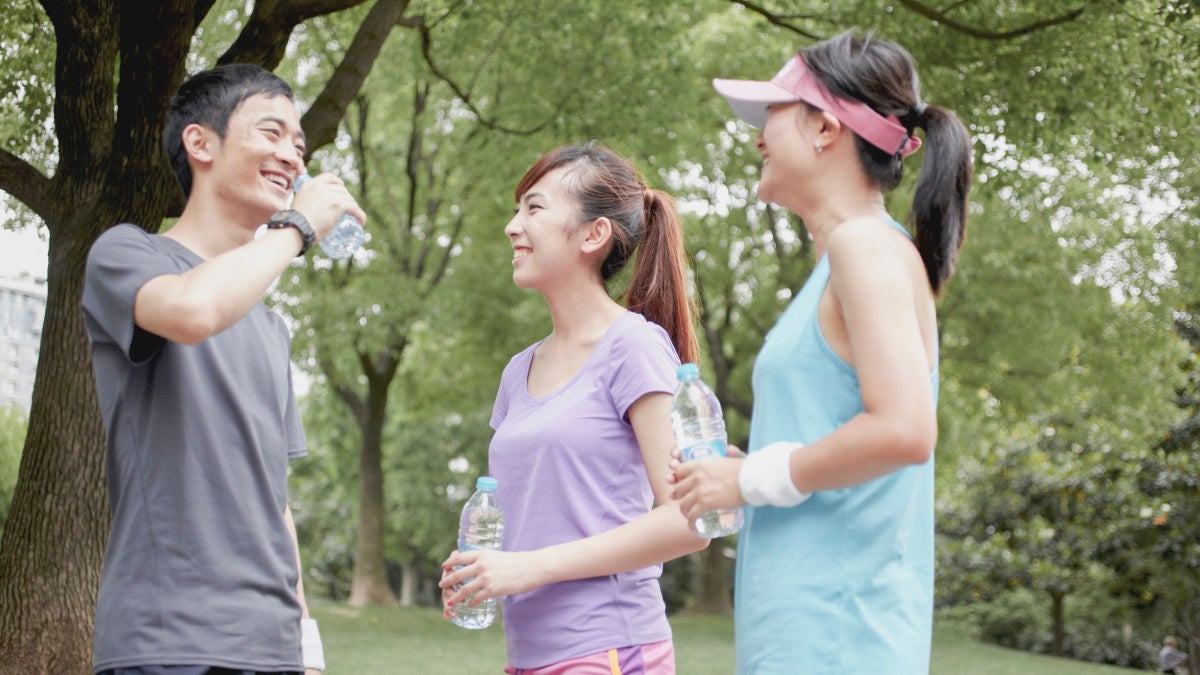 How Sweat and Hydration Needs Differ for Men and Women – Triathlete