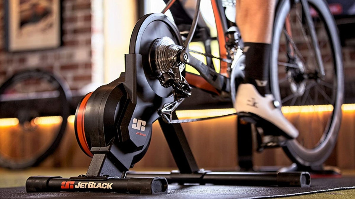 A Close Look At The New Jetblack Volt Smart Trainer – Triathlete