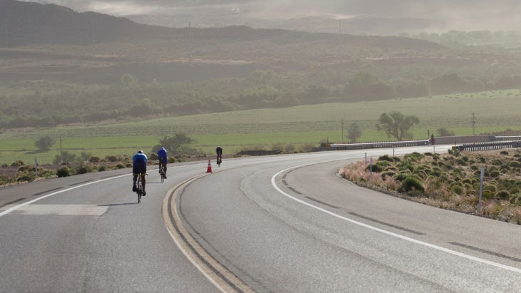 How to Bike Downhill Fast for Faster Triathlon Finish Times – Triathlete